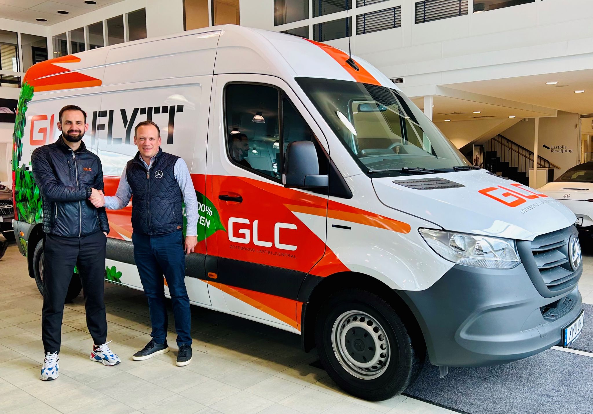 Nu utökar vi fordonsparken med en helelektrisk eSprinter - GLC FLYTT AB
