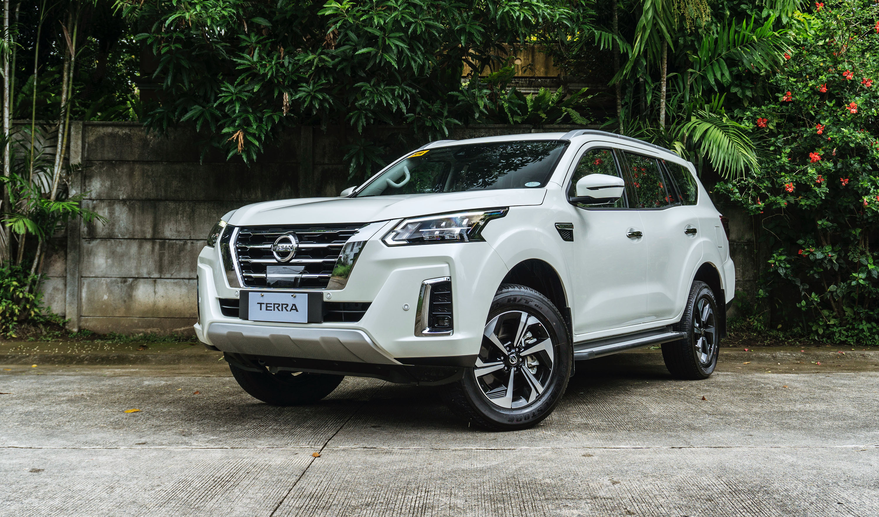 2022 Nissan Terra VL 4x2 Review (With Video)