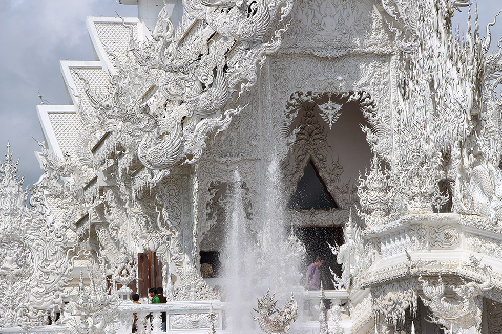 Wat Rong Khun Chiang Rai - Go To Thailand