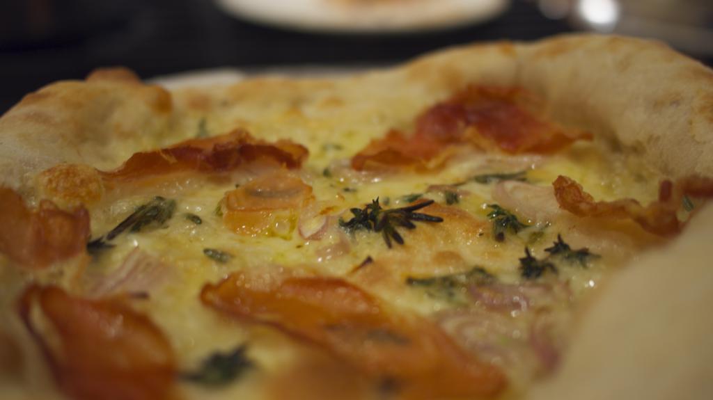 Pizza - "Real Pizza Napolitana" - Gourmetcentric