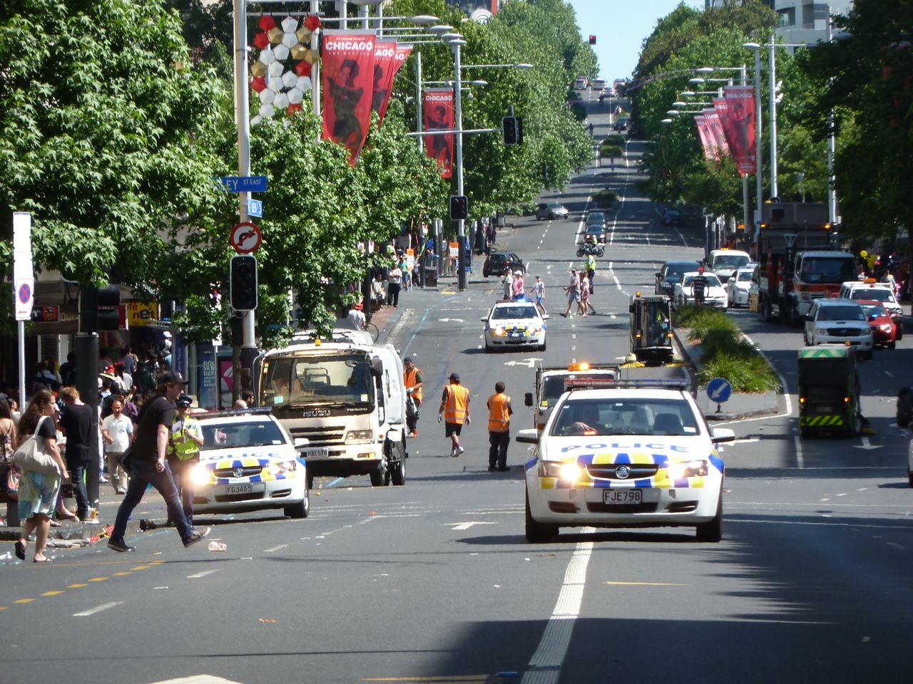 Queen Street and the Santa Parade - Greater Auckland