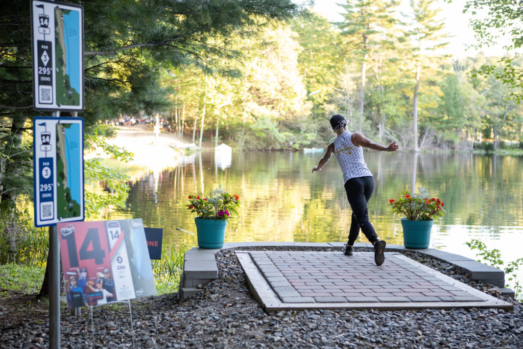 Newbies: 5 tips for dissecting a disc golf hole