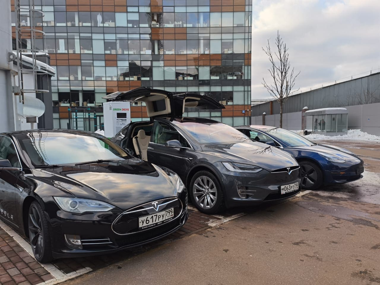 Сеанс одновременной мощной зарядки в Москве от Green Drive