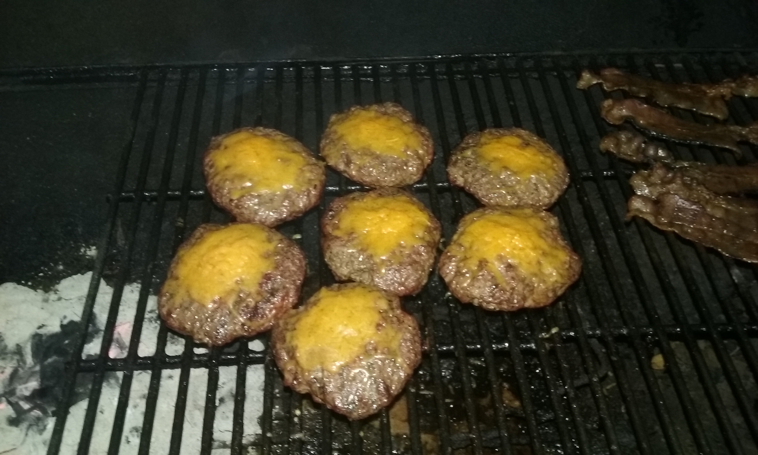 Cheese burgers Grillbilly style – The Aventures of the Ol Grillbilly