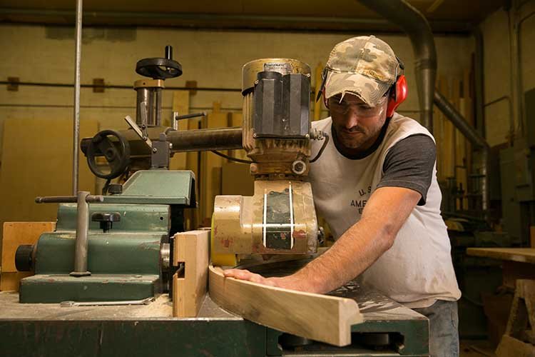 NOW HIRING – CUSTOM MILLWORK FABRICATOR – GR Mitchell
