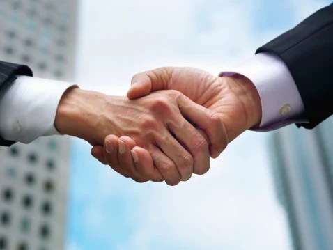 The 7 Types Of Handshake And How To Manage Them - Gulf Business