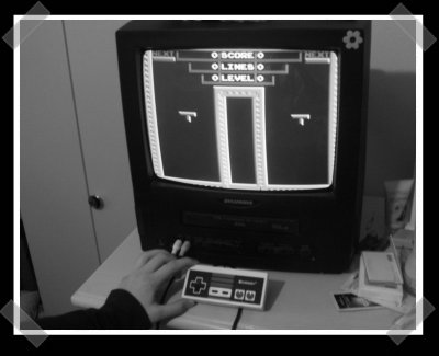 NES Inside A Controller With Cartridge Compatibility | Hackaday