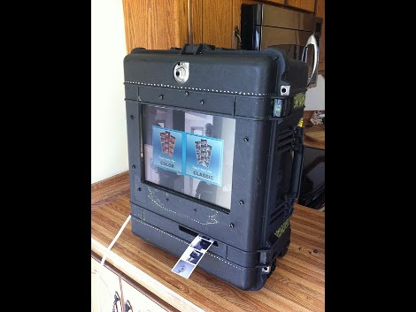 Photo Booth In Briefcase Form | Hackaday