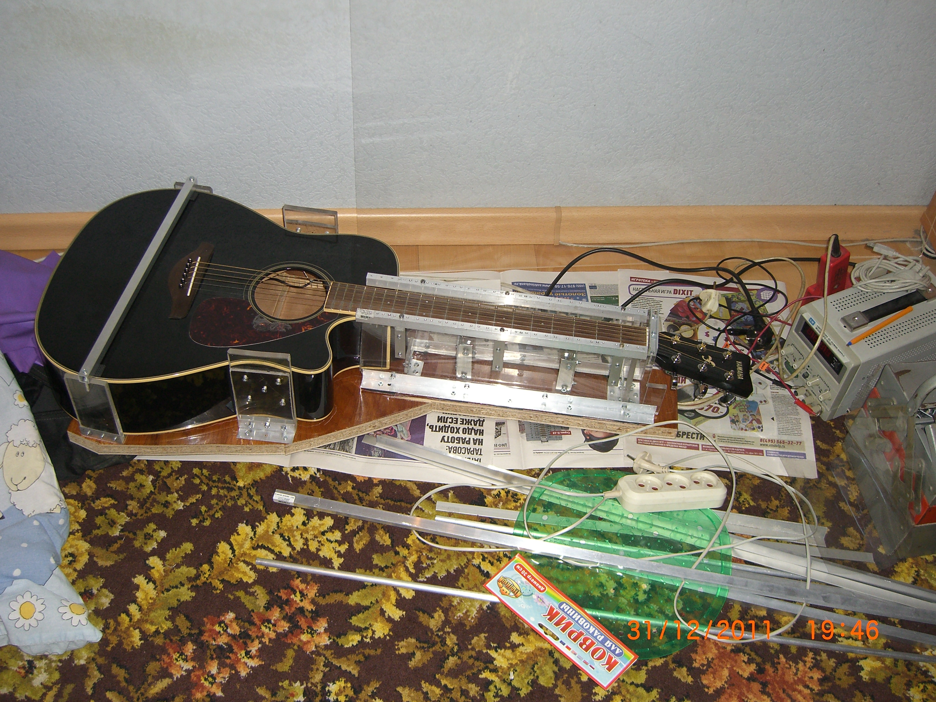 Interview: [Vladimir Demin] The Creator Of The Player Guitar | Hackaday