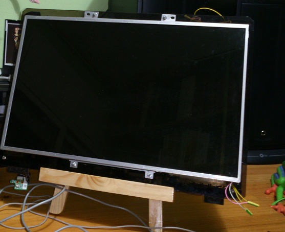 Use An Old Laptop As A Second Desktop Display | Hackaday