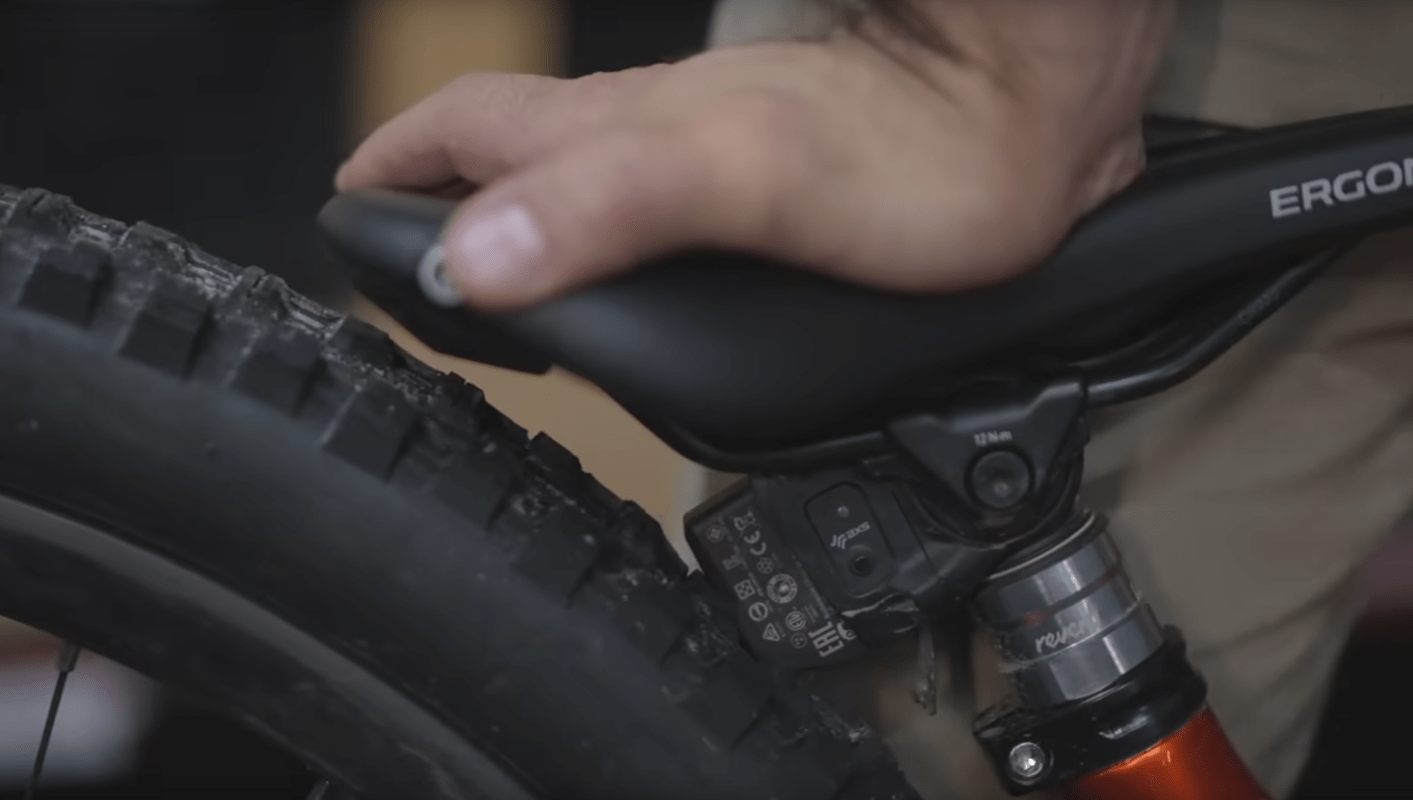 Bodybuilding Legend Ronnie Coleman Crushes Reverse Grip Triceps ...