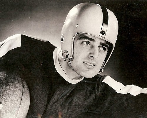 Which football team wore the first plastic helmet? – How Gear Changed ...