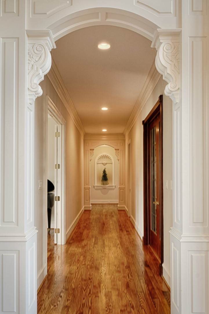 What Type of Wainscoting Is Right for Your Home? Explore Different ...