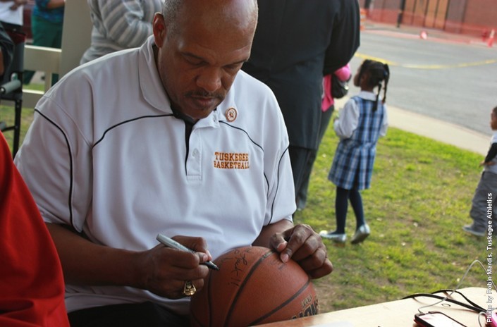 Leon Douglas Resigns As Tuskegee's Head Basketball Coach