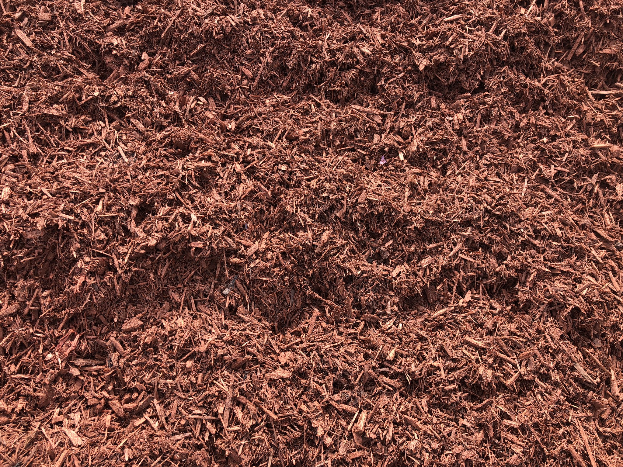 Premium Triple Shred Color Enhanced Red Mulch – Hidey's Landscape ...