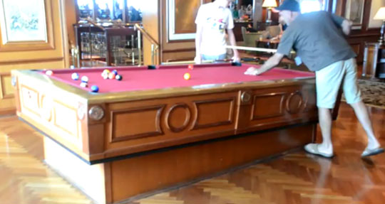 Certamente, uma das mesas de sinucas mais curiosas que você já viu | Sembit