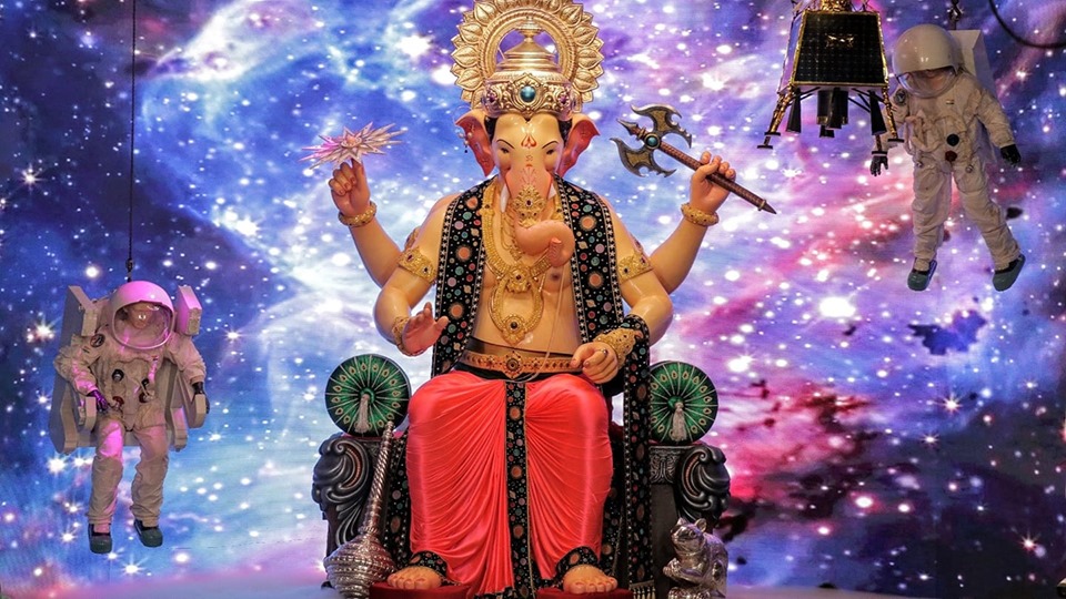 Lalbaugcha Raja 2019 First Look 6 | HinduPad
