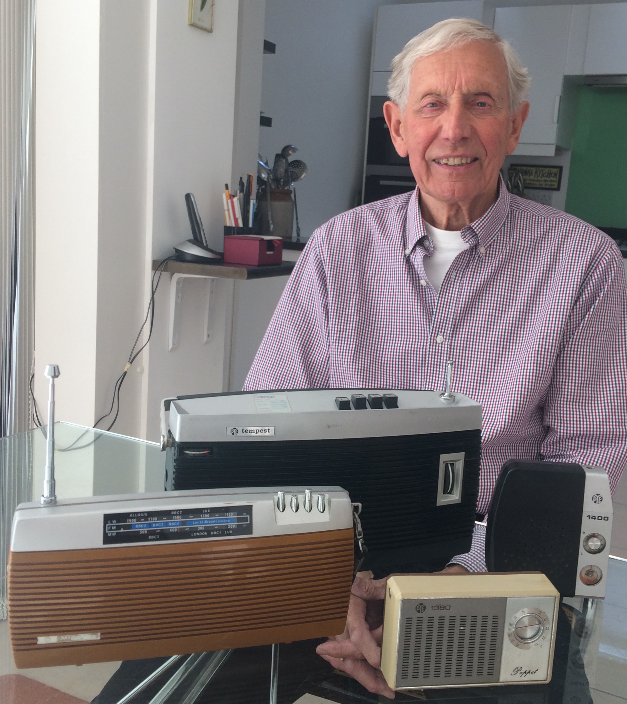 Pebble in the Pye- Kenneth Sadler’s 1960s Radio Designs – historictech