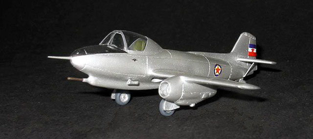 Ikarus 451m 1/72 | AEROPOXY