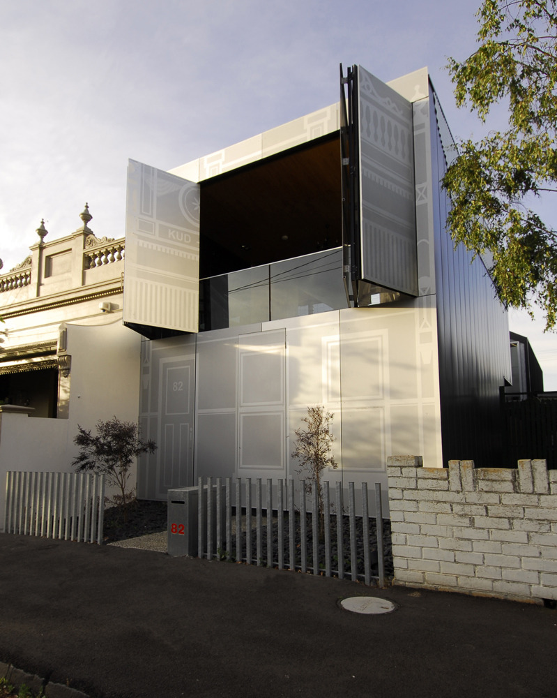 Perforated House / Kavellaris Urban Design / Melbourne - Hyperlocal Workshop
