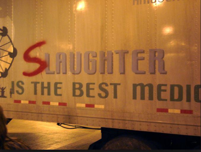 In Joker (2019) we see manslaughter followed by man's laughter. : r ...