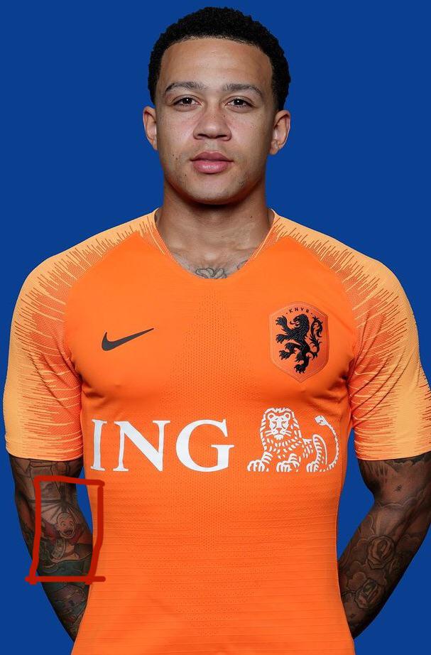 Memphis Depay Thigh Tattoos