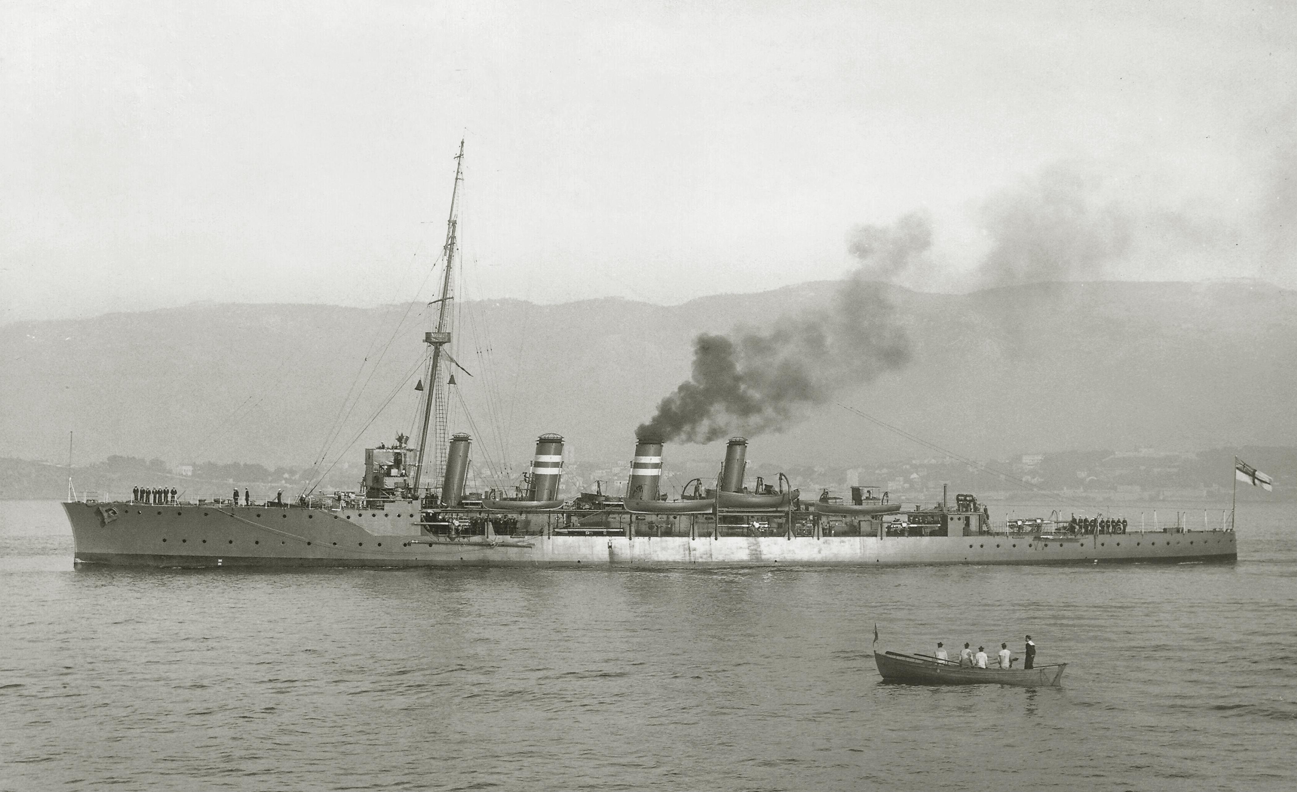 Active-class scout cruiser HMS Amphion. – John's Navy and other ...