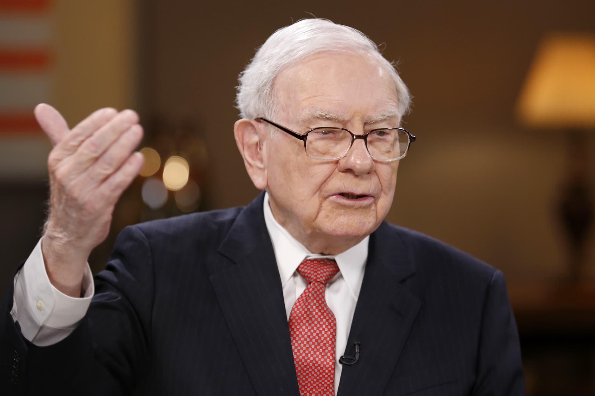 Warren Buffett On Bitcoin It Doesn T Produce Anything