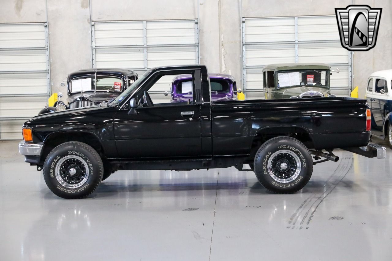 1987 Toyota Pickup Market Classic Com