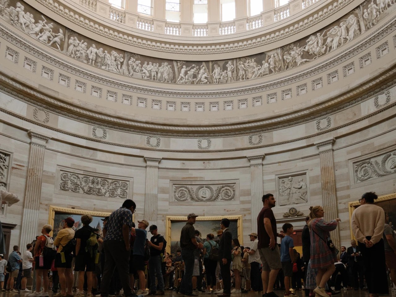 Trump S Tax Bill Faces Split Senate Republicans After Narrowly Passing