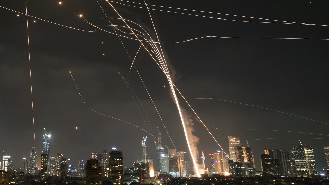 Watch Iranian Missiles Hit Central Tel Aviv In Retaliatory Strike
