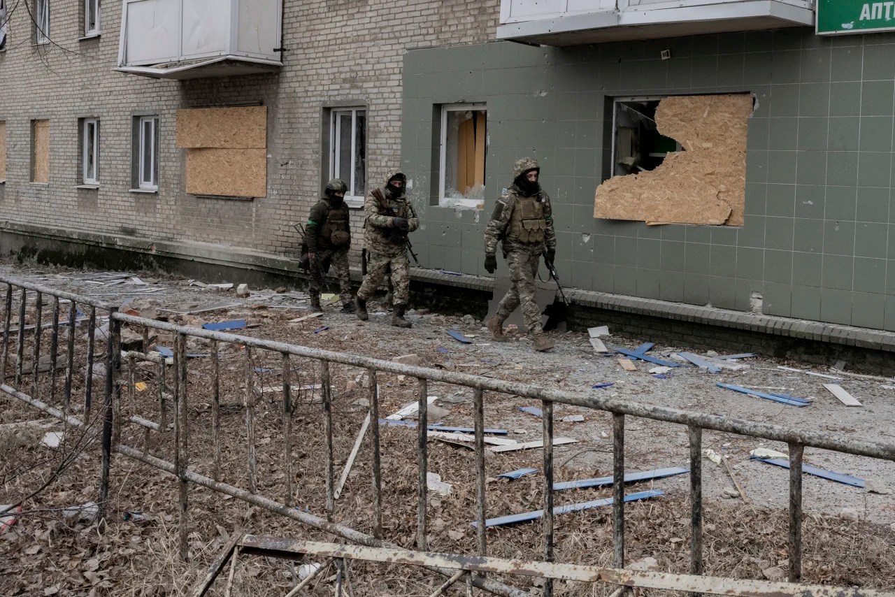 Russian Forces Strengthen Positions As Ukraine Braces For New Offensive