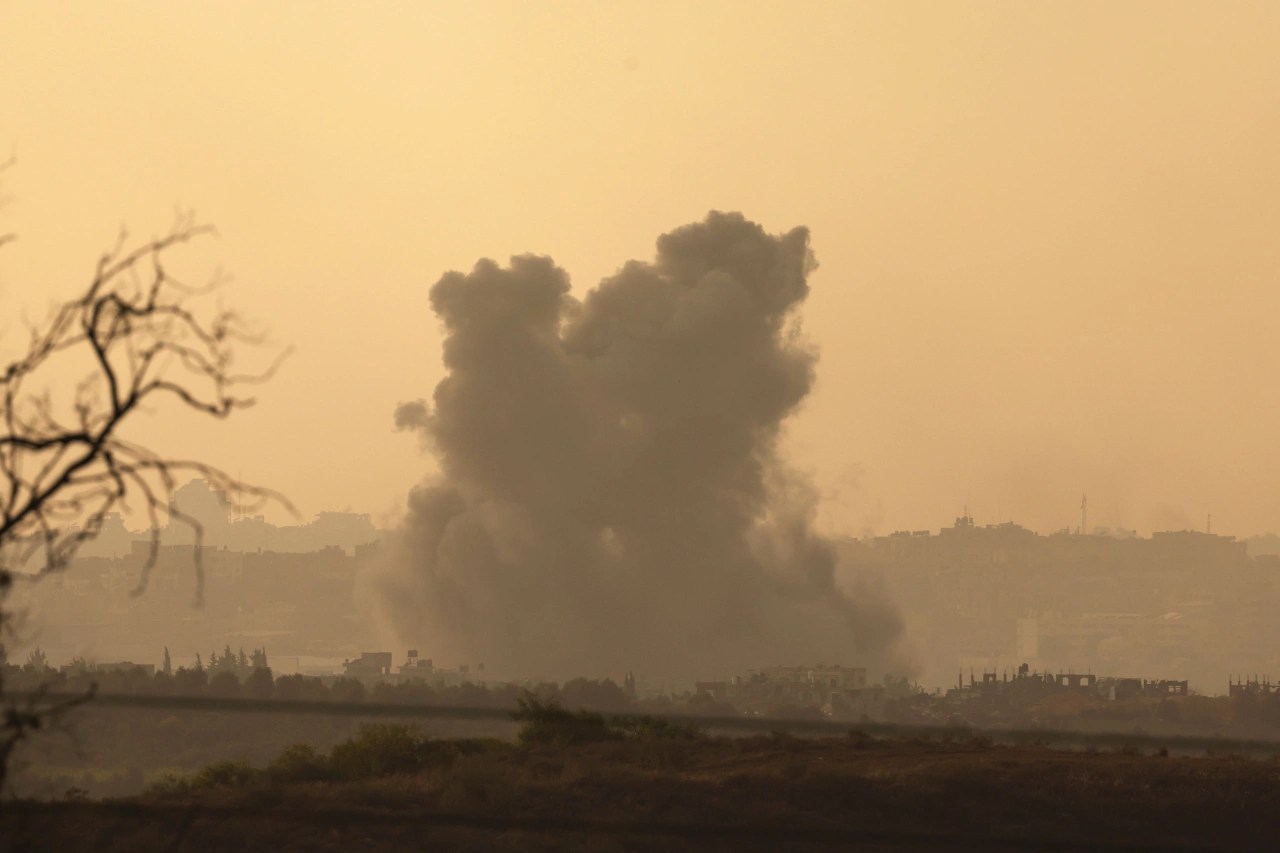 Israeli Military Encircles Another Gaza Hospital Doctors Say Latest
