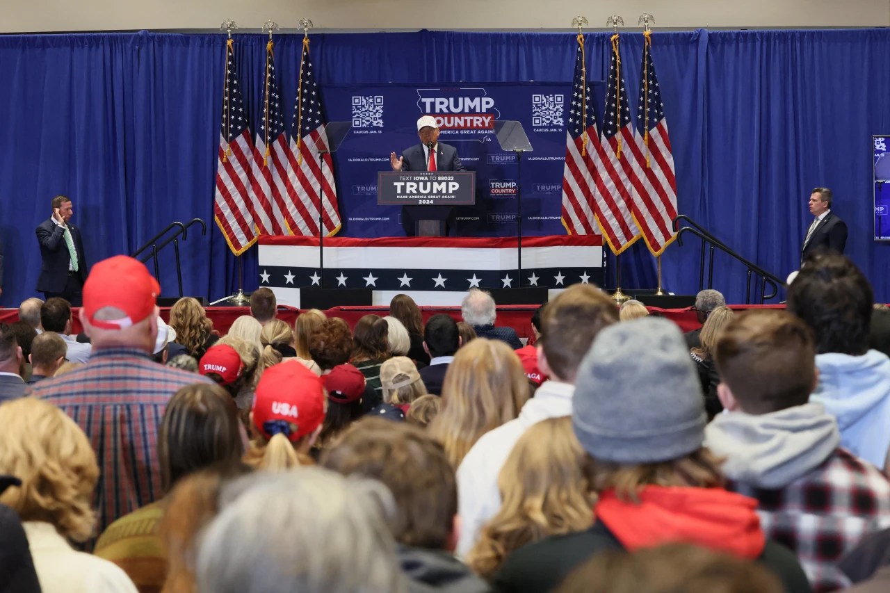 As Iowa Prepares To Vote Focus Is On Who Places Second To Donald Trump