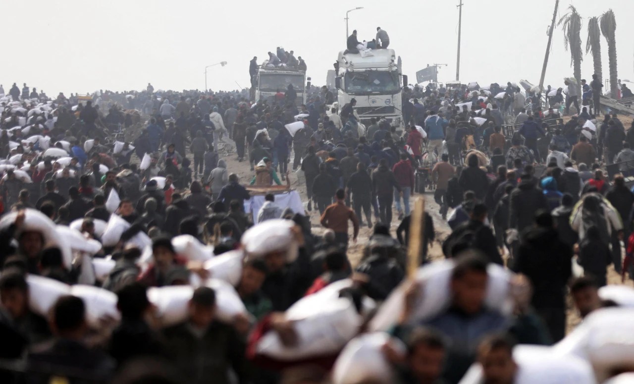 As Israel Drives Out Hamas Lawlessness Hampers Gaza Aid Efforts Wsj