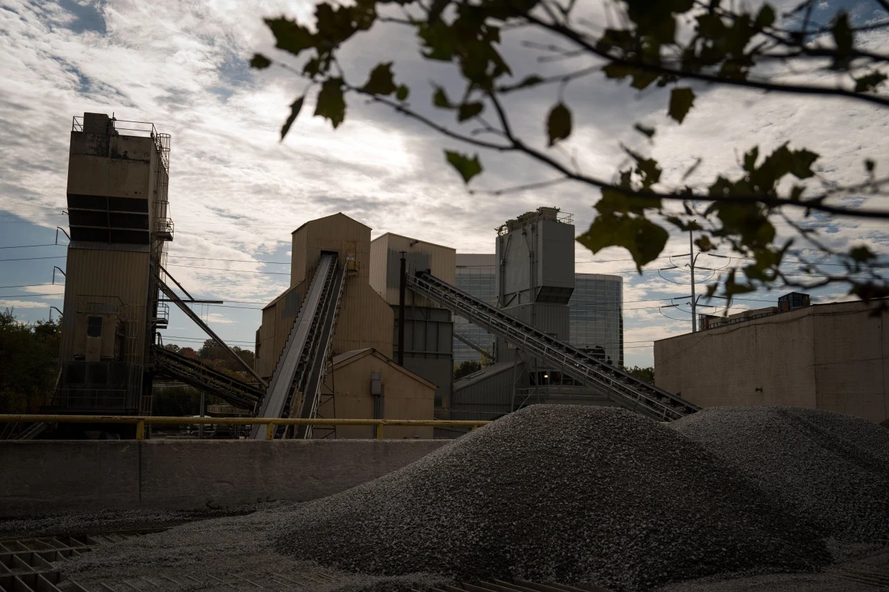 Concrete Is One Of The World S Worst Pollutants Making It Green Is A