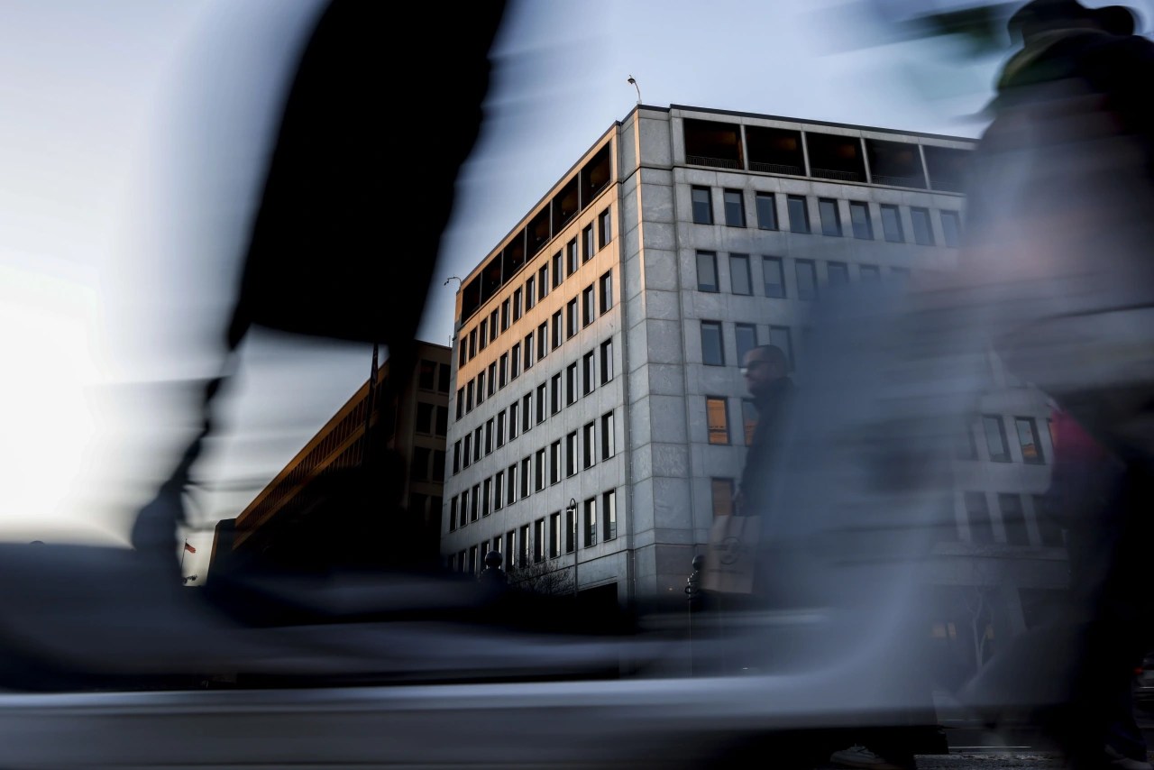 Exclusive Trump Advisers Seek To Shrink Or Eliminate Bank Regulators