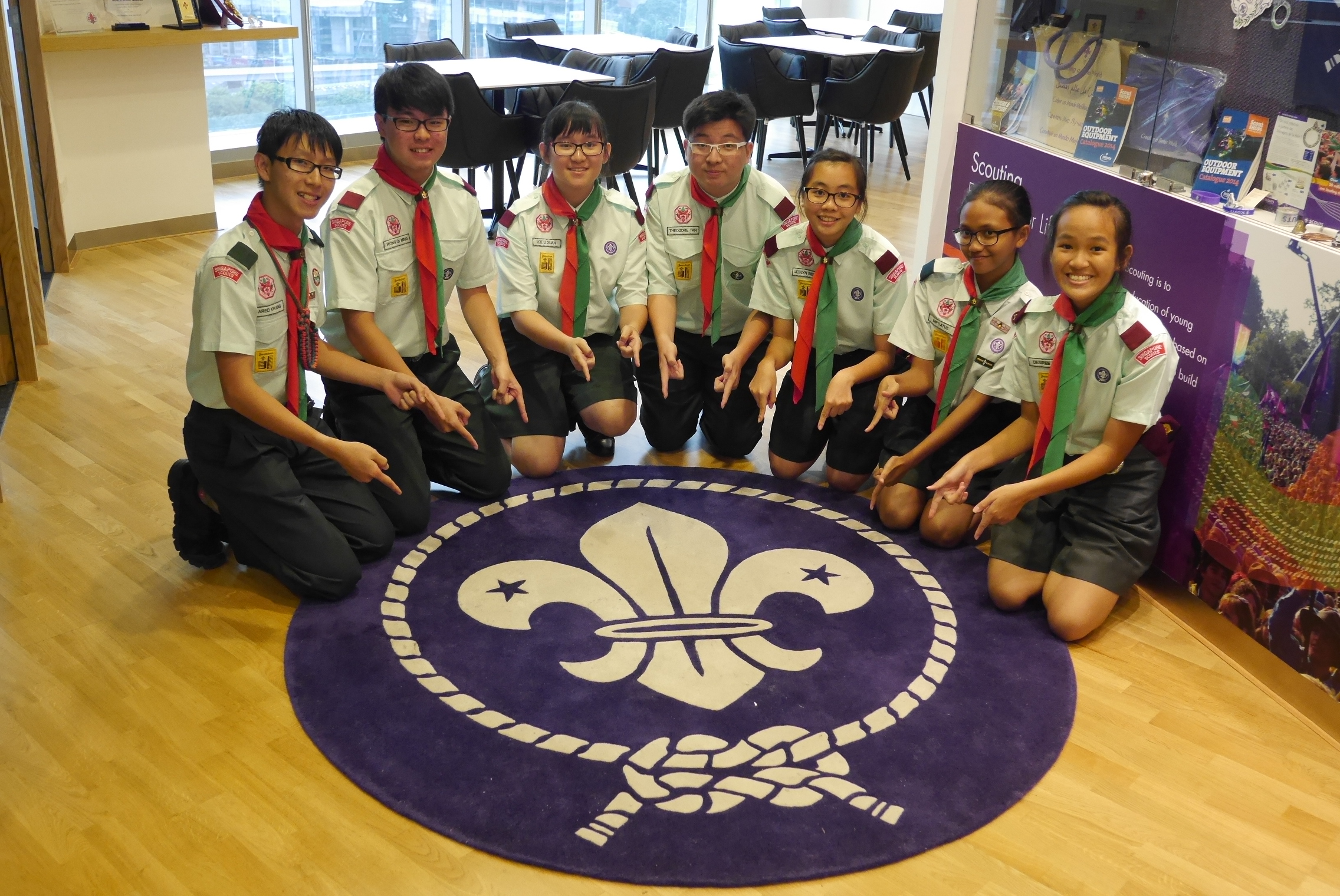 2014 Dragon Scouts Overseas Trip – Dragons Online!
