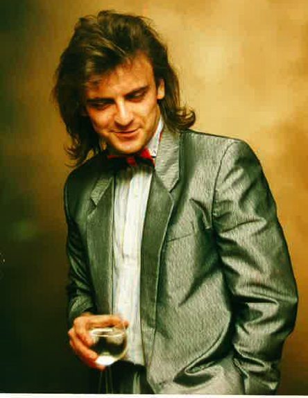 Neil Martin joins Luxuriant Former Hair Club for Scientists (LFHCfS)