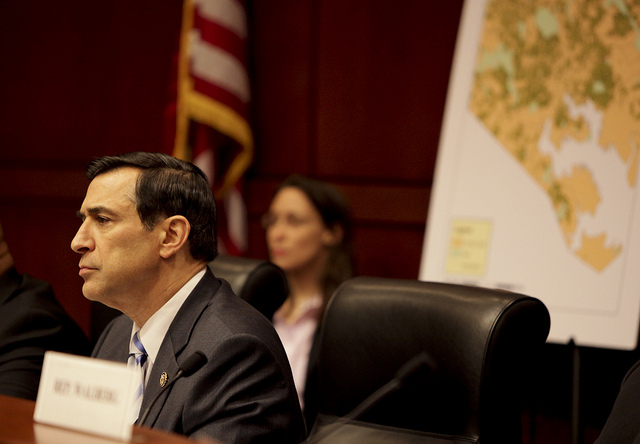 Industry insiders score jobs on Darrell Issa's team