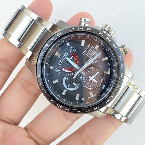 CITIZEN ECO DRIVE RADIO CONTROLLED WORLD TIME