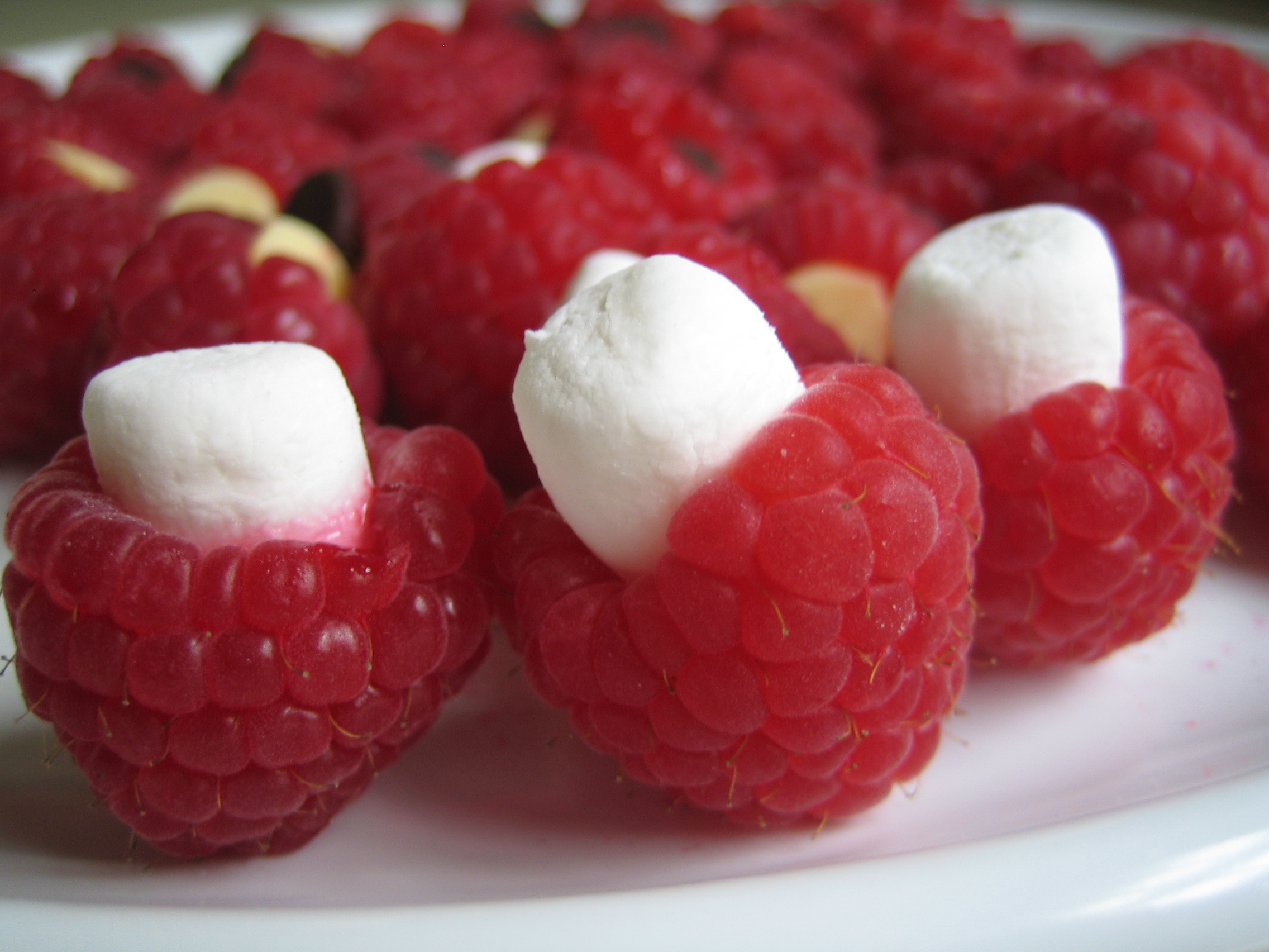 Short And Sweet. Chocolate Chip Filled Raspberries. | I Sing In The Kitchen