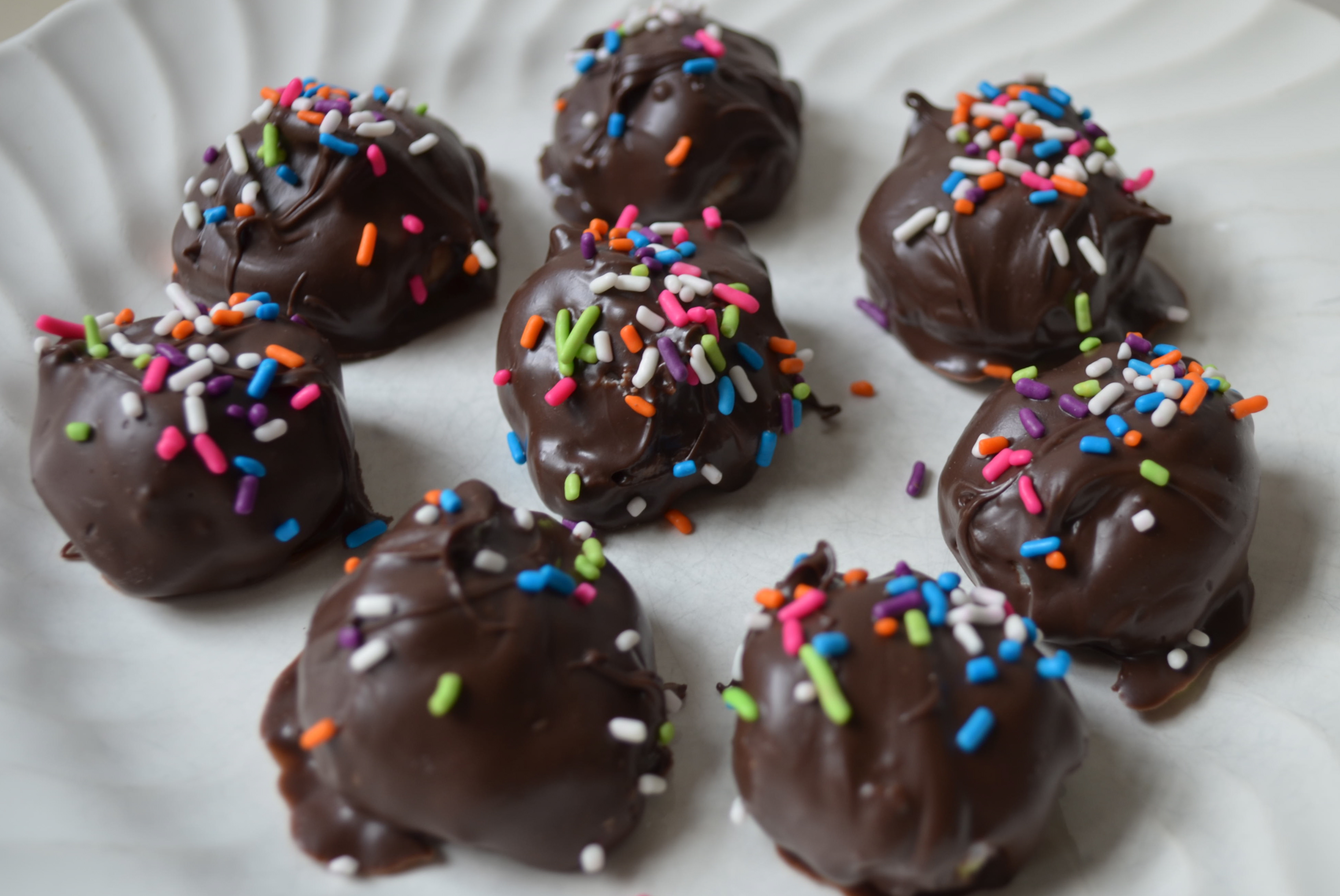 Cake Batter Truffles | I Sing In The Kitchen