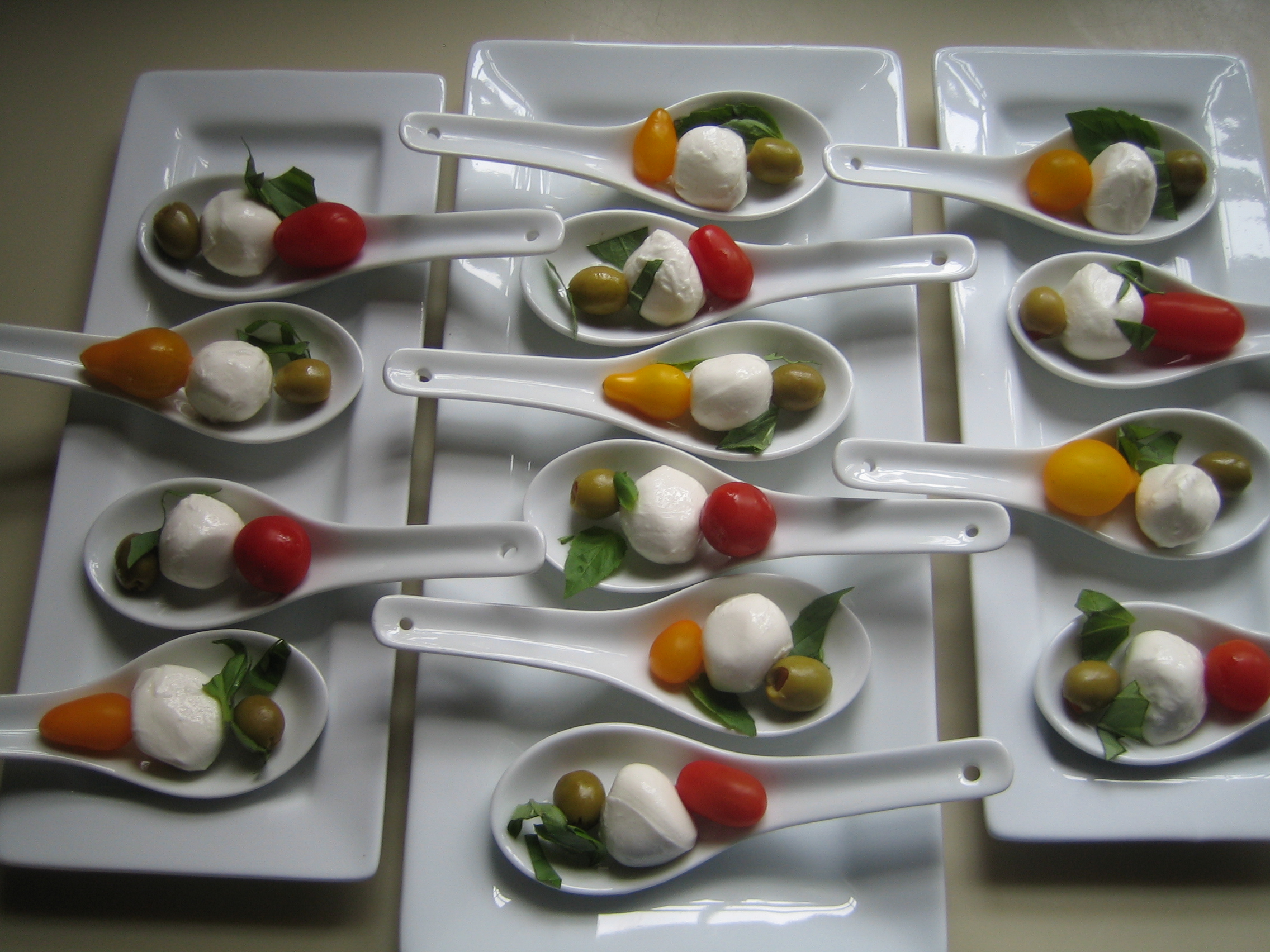 Tomato, Mozzarella And Olive Tasting Spoons | I Sing In The Kitchen