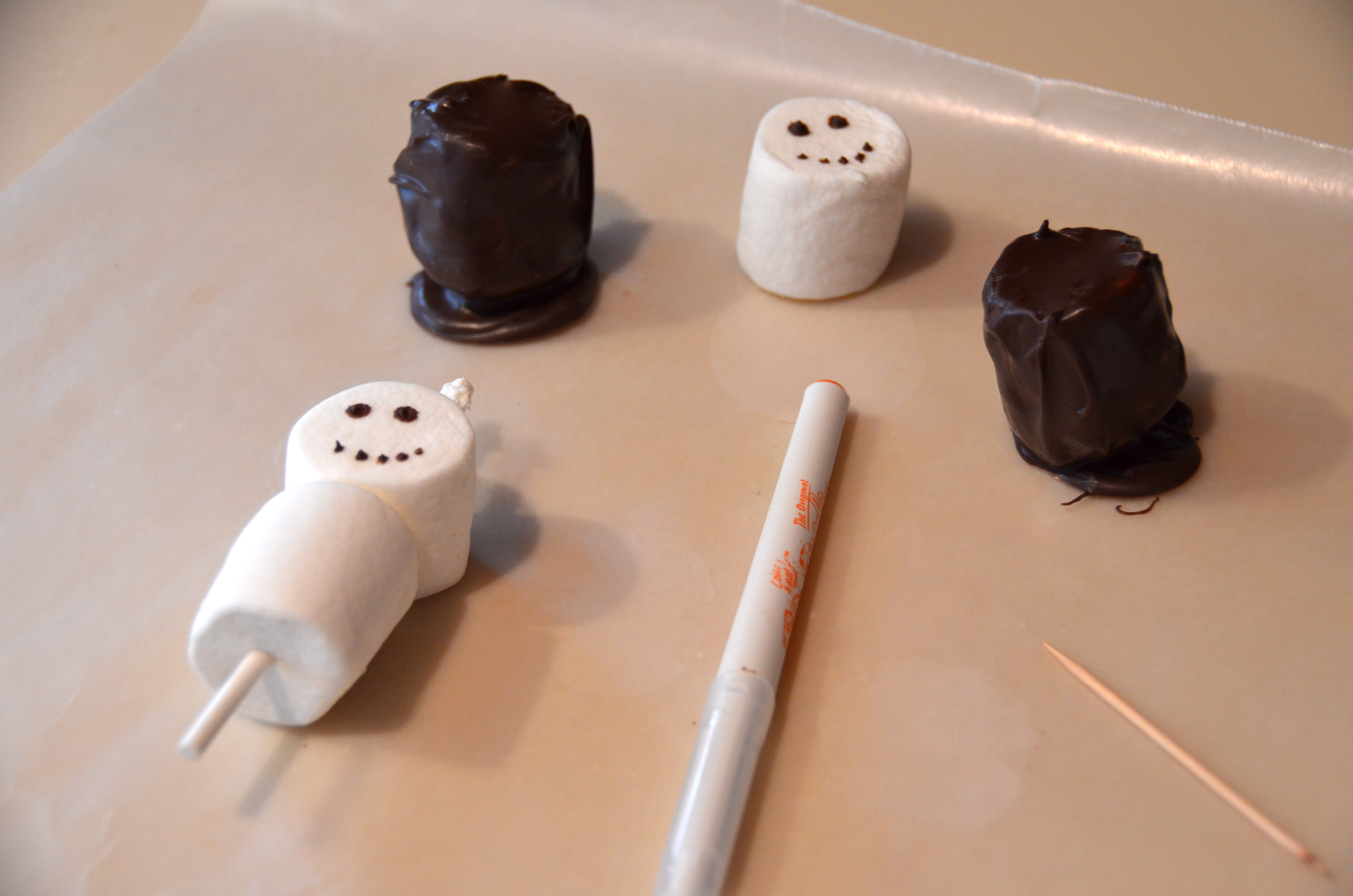 Ginger Wine Fruitcake With Caramel Royal Icing And Marshmallow Snowmen ...