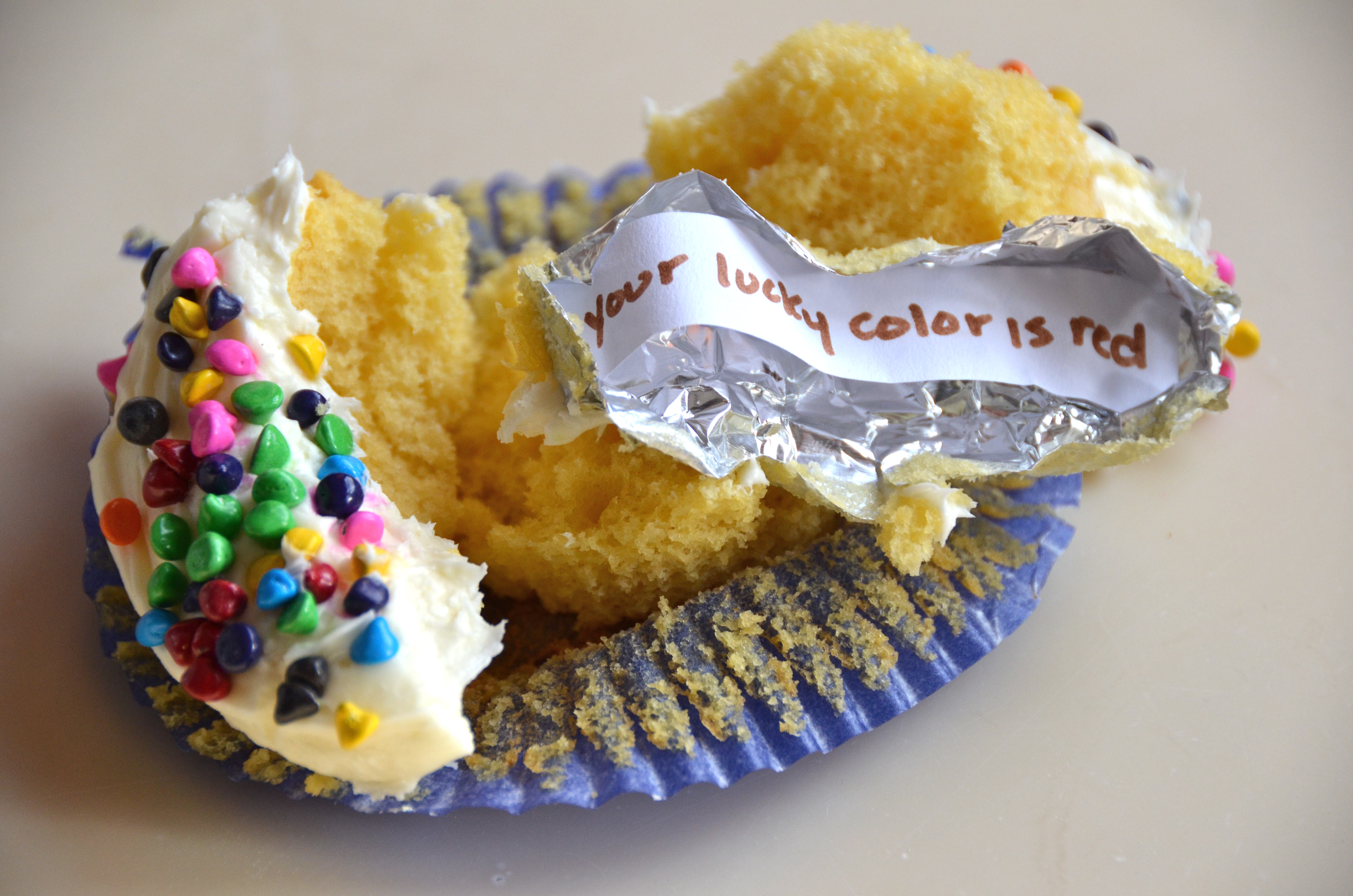 Fortune Cookie Cupcakes. Cracking New Song From Plastic Animals. | I ...