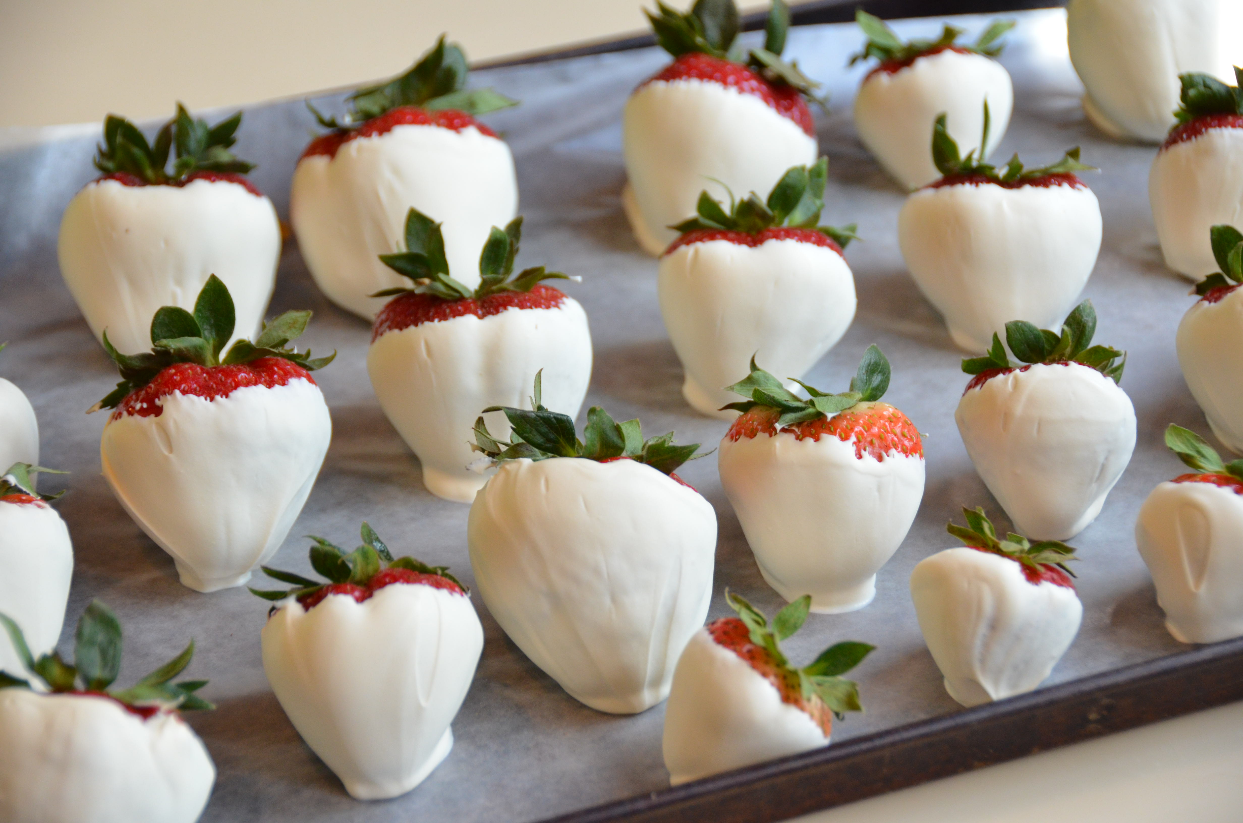 Short And Sweet. Baseball Strawberries. | I Sing In The Kitchen