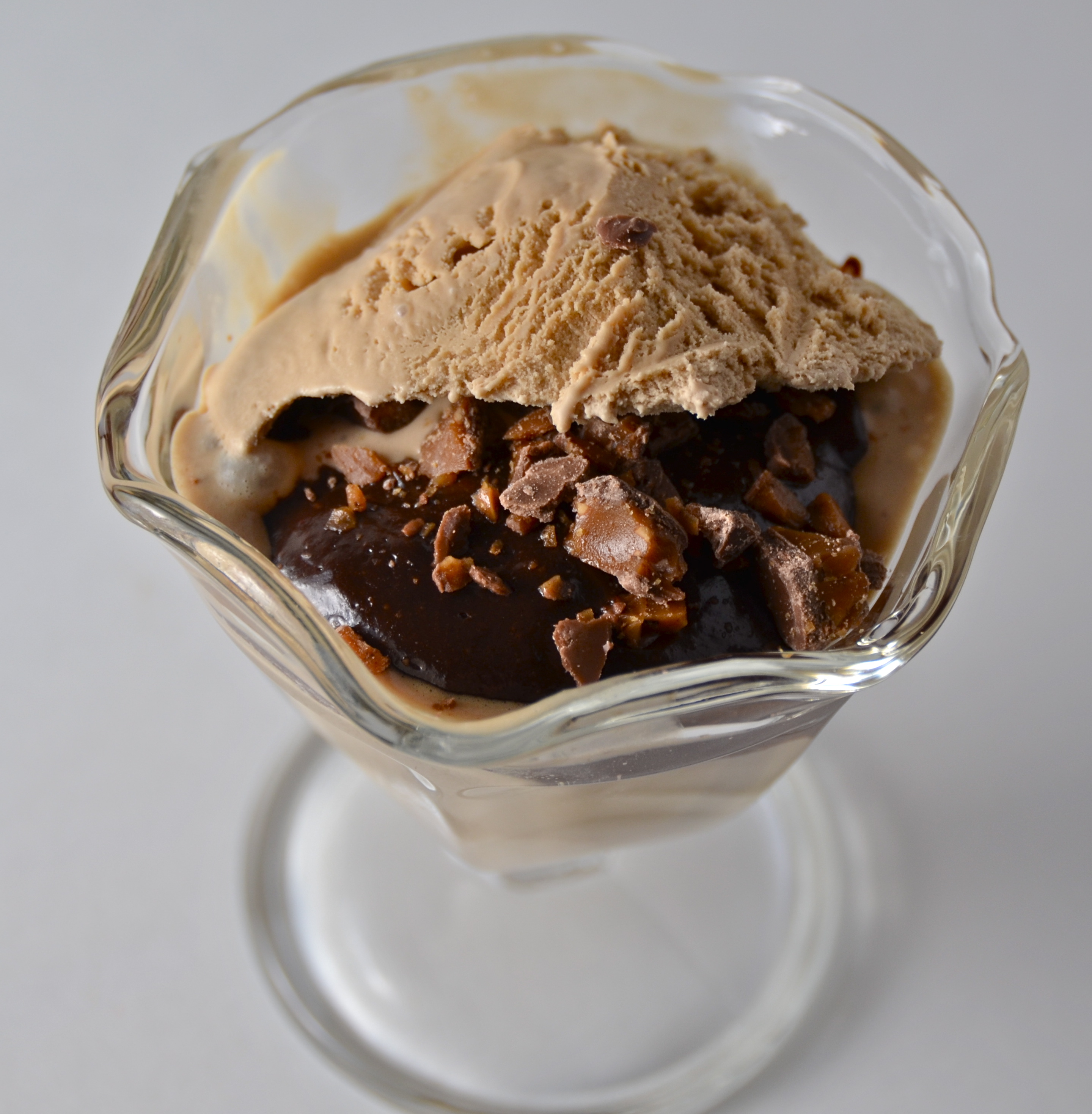 Short And Sweet. Toffee Crunch Coffee Sundaes. | I Sing In The Kitchen