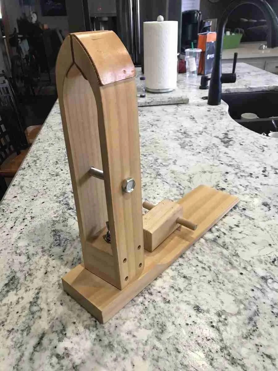I built a leather stitching pony – James Pratt