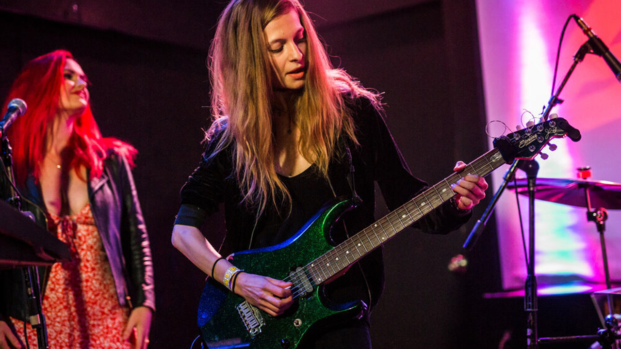 Daily Dose: Ania Thomas - Runaway - Daily Dose (Daily Featured Song ...